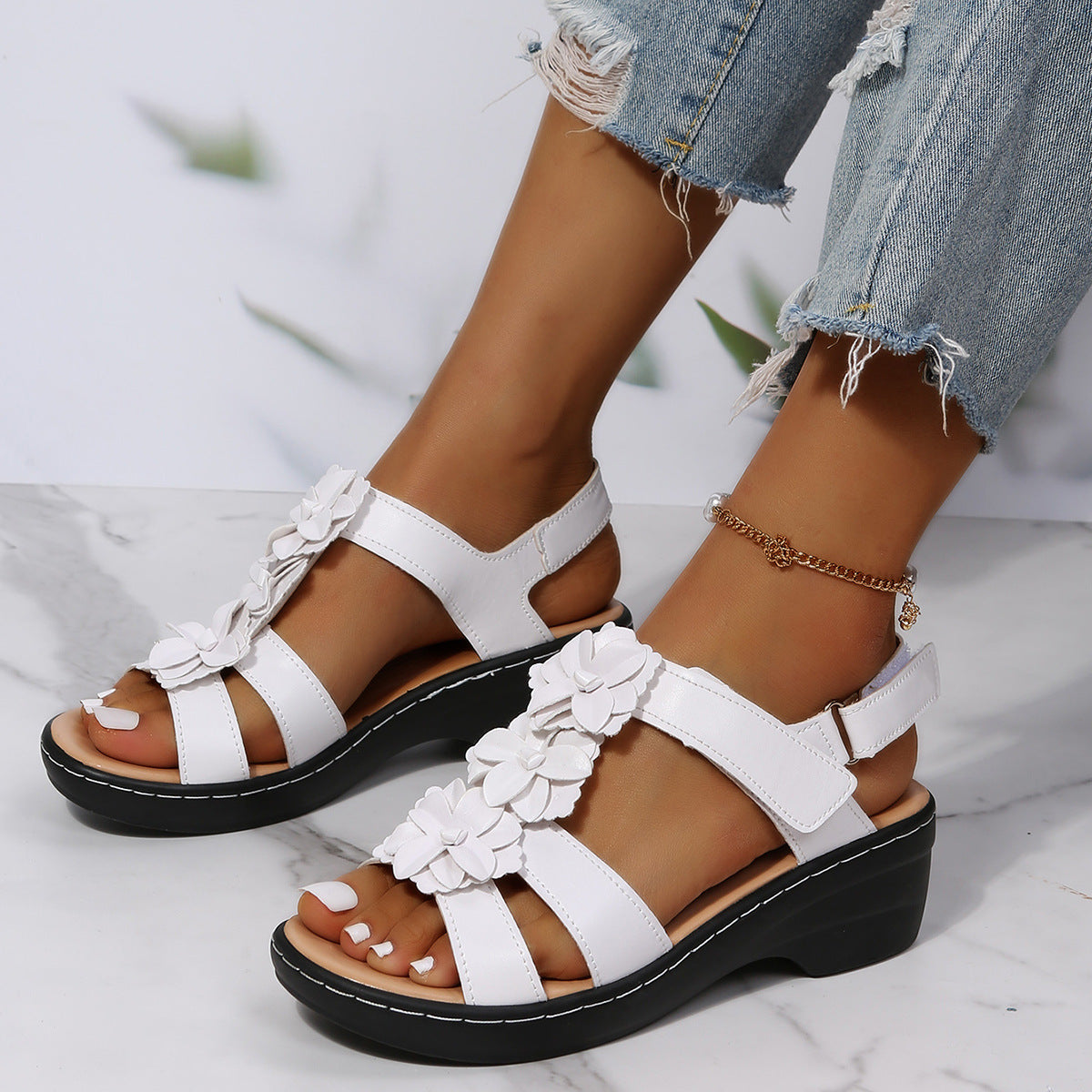 Comelyy Hollow wedge fish mouth buckle casual sandals